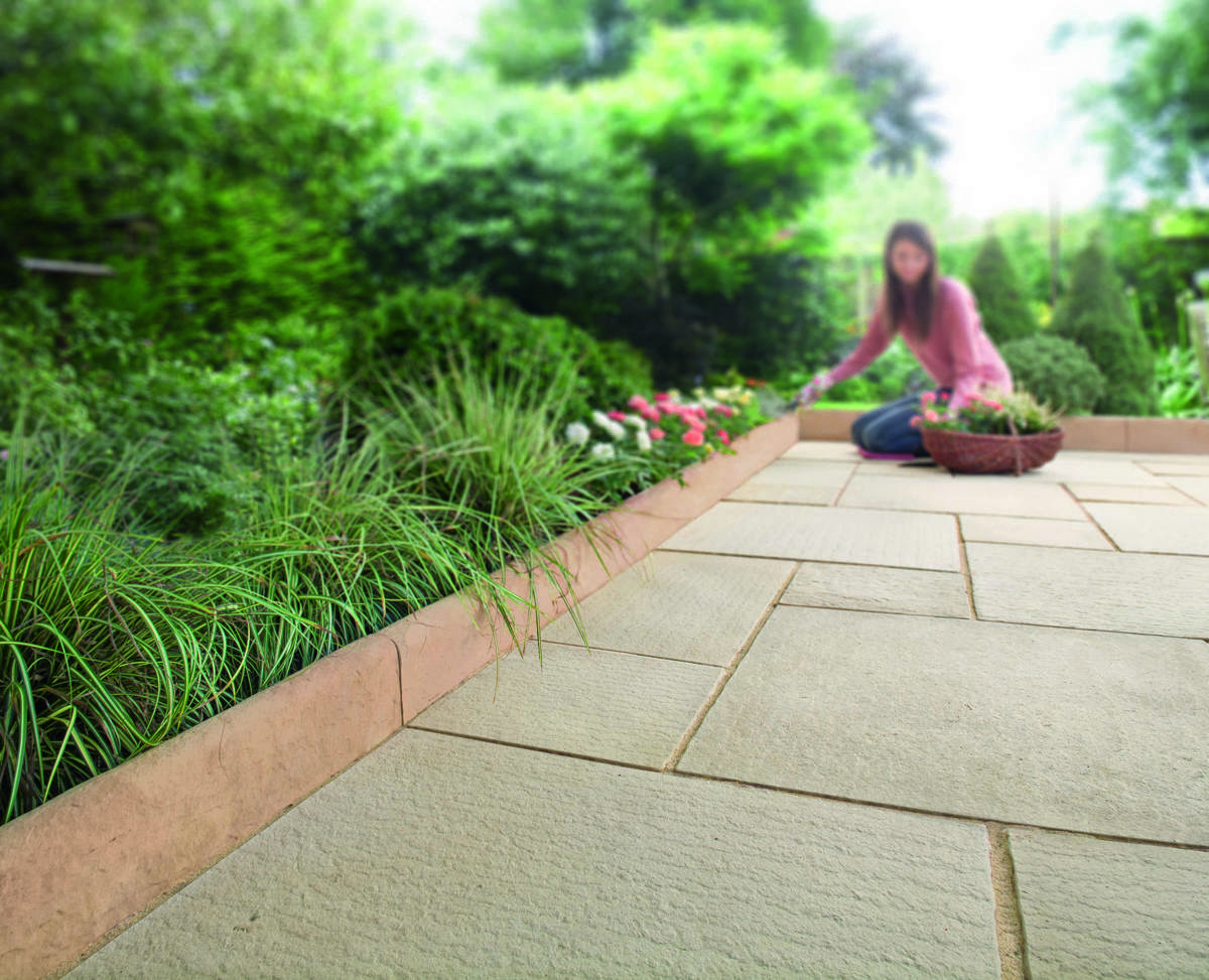 12 Ideas for Edging a Lawn | Marshalls