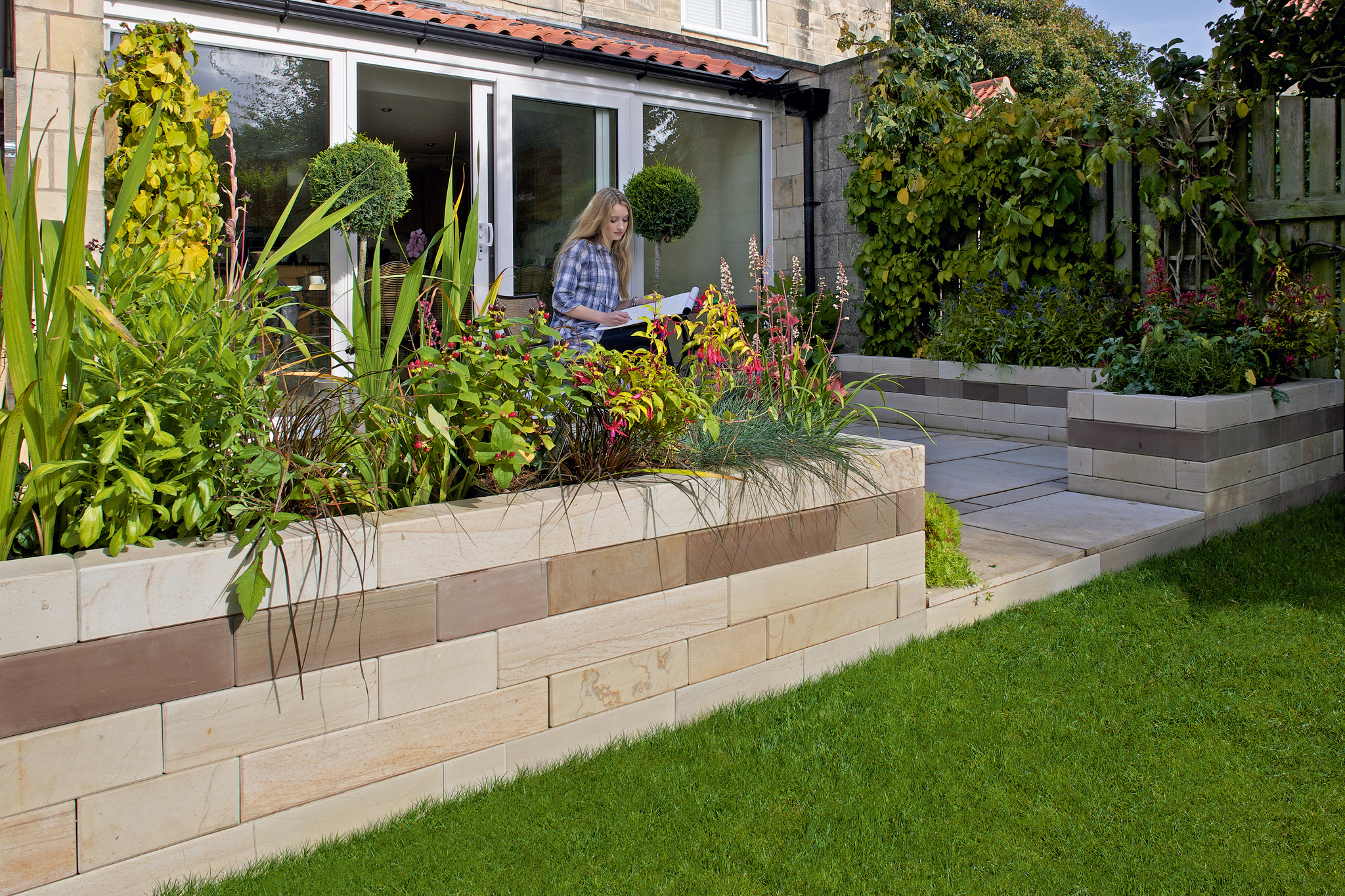 Modern retaining wall store
